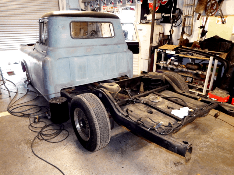 1959 GMC 4X4 Truck Gets 4th Gen B-Body Chassis Swap