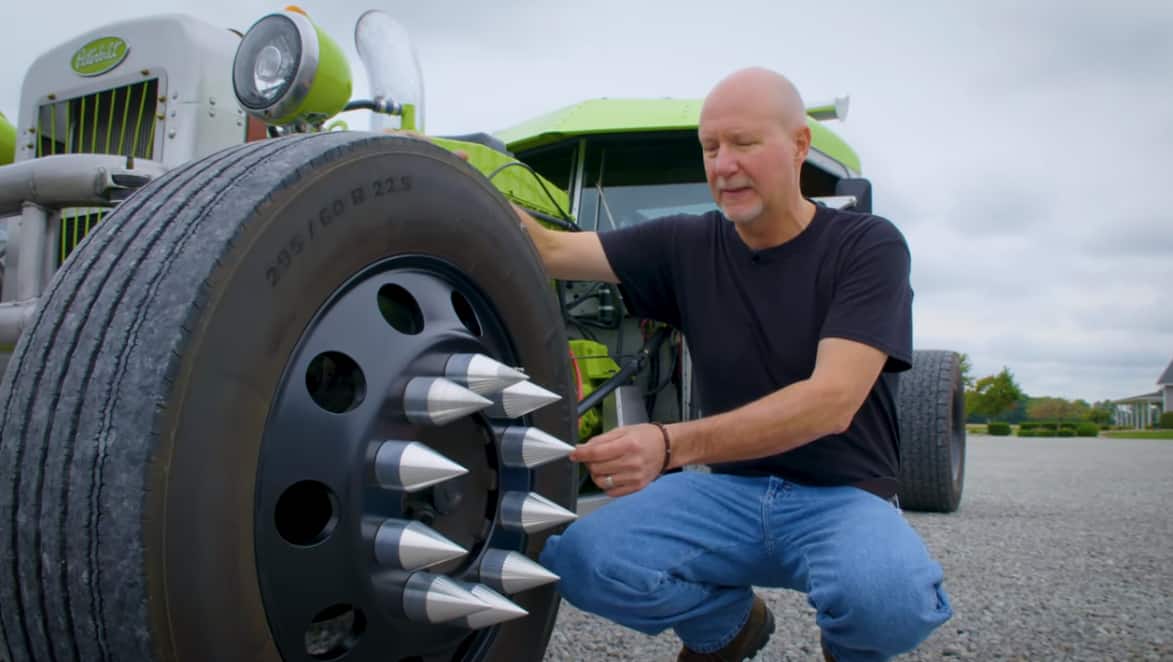 Overkill ~ The Ultimate Peterbilt Hot Rod